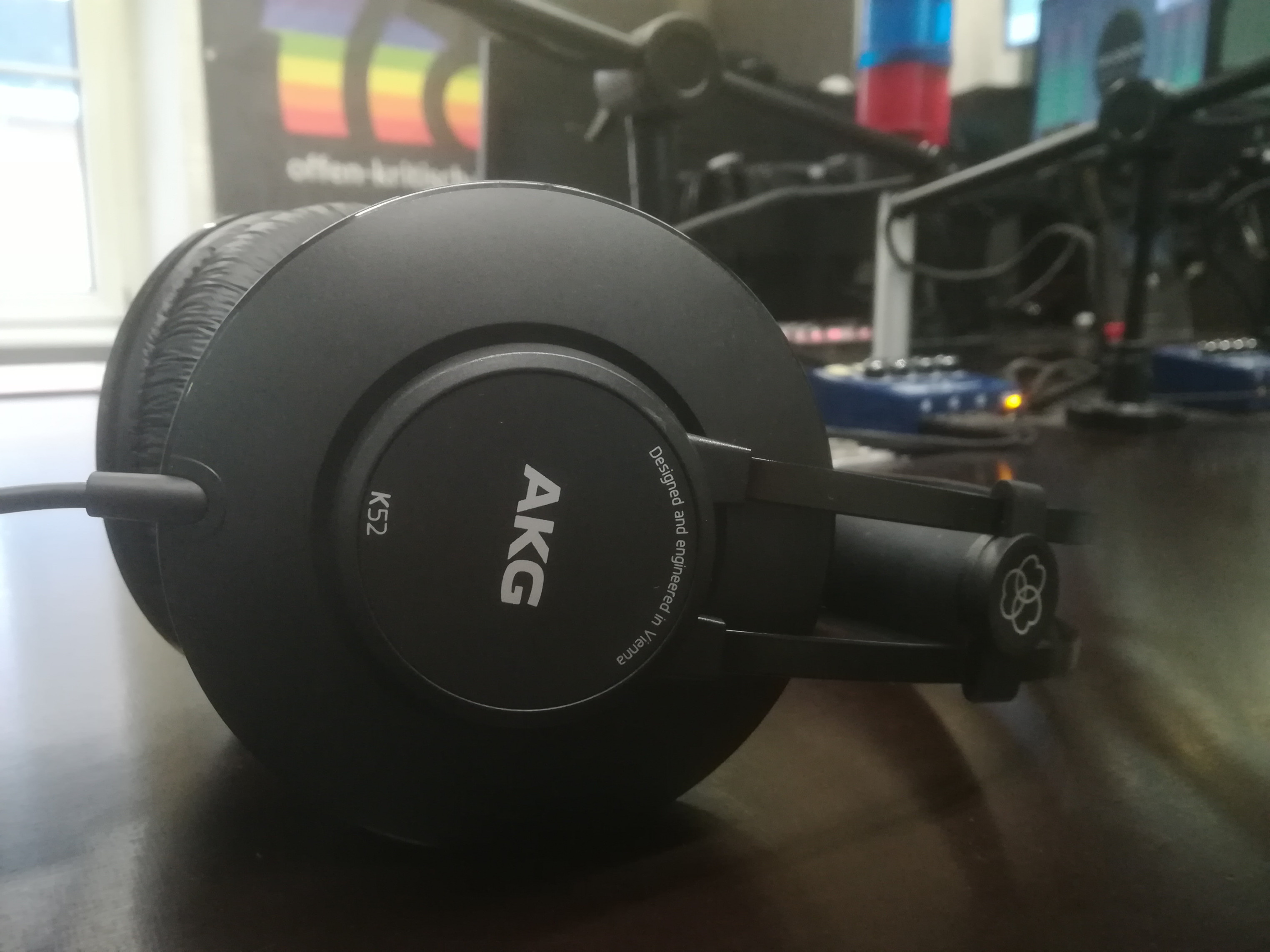 Musik abspielen im FRO-Studio: Es tönt von allen Seiten! - Radio FRO